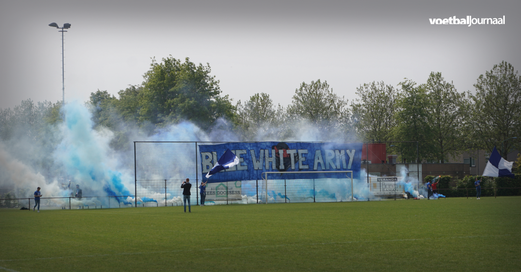 De twaalfde man van DSE: Blue White Army - VoetbalJournaal