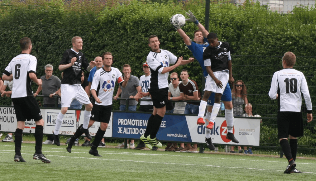 VV Lekkerkerk wint met 2-1 van CKC ook 2e ronde nacompetitie ...