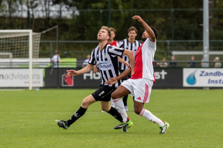 Dirk-Jan van den Oever zit bij SJC precies op de plek die hij nodig had - VoetbalJournaal
