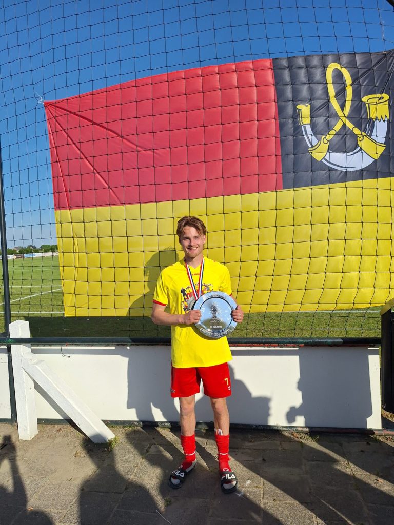 Voetbal, fashion en verbinding: het leven van Jesse van Burg ...